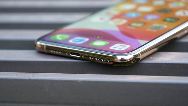 iPhone12不香了！iPhone11 Pro Max最新售价确认，标配版价格亲民_百科TA说