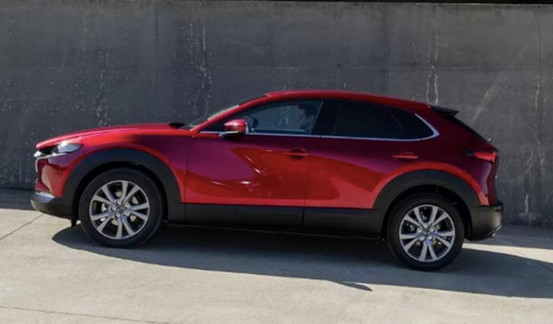 丰田奕泽IZOA和马自达CX-30为例，看看谁才能征服年轻消费者_百科TA说