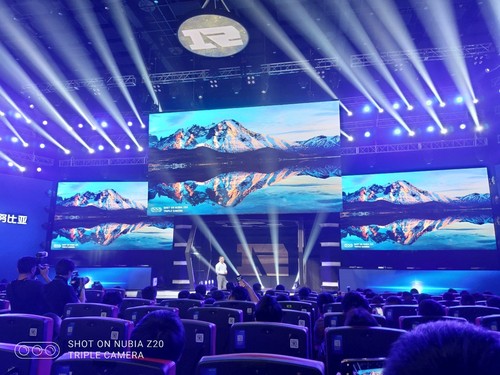 努比亚Z20正式发布 创意满满的自拍神器 售价仅为3499元_百科TA说