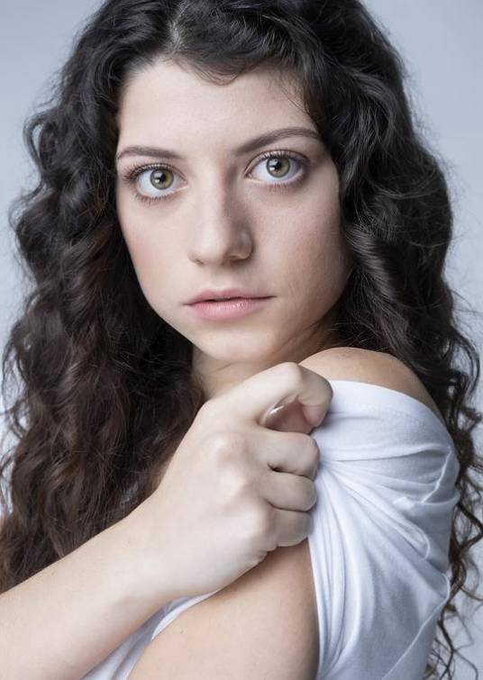 劳拉·乌瓦奇_百度百科