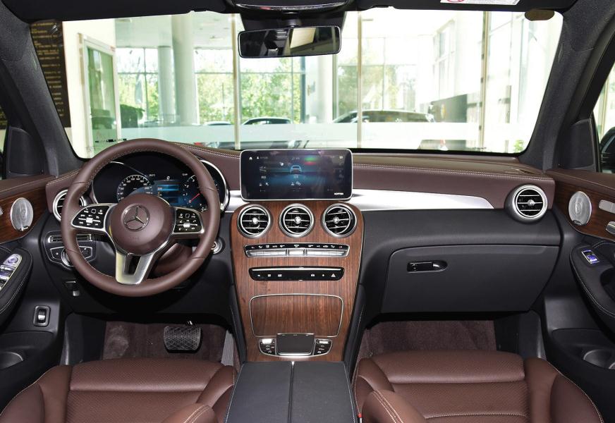 46万如何选？奔驰GLC还是凯迪拉克XT6？看完你就清晰了_百科TA说