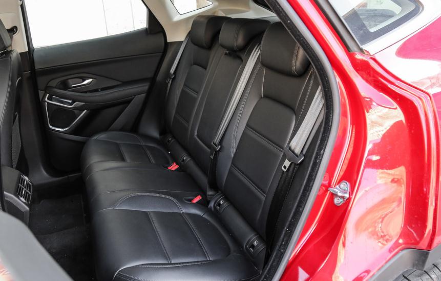 32万什么车好？大指挥官还是捷豹EPACE？看完领悟了_百科TA说