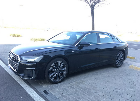 奥迪A6L真的好吗？行驶4600公里后，车主表示经济好开又省油_百科TA说