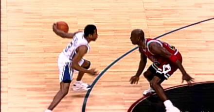 crossover（篮球术语crossover）_百度百科