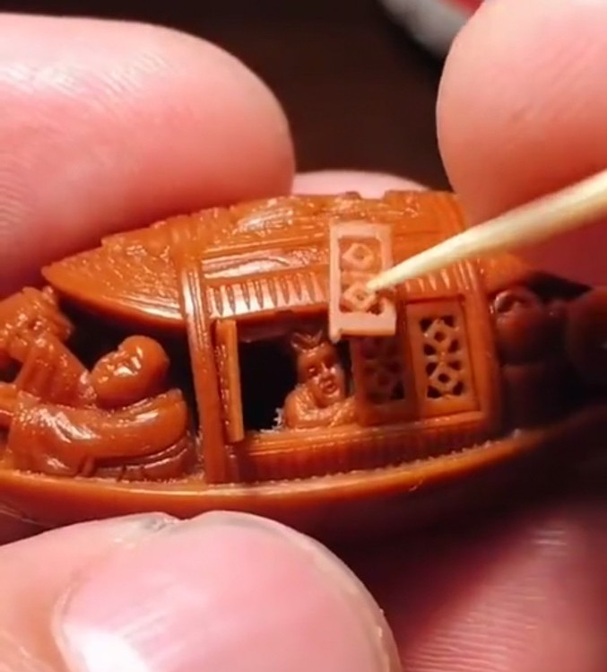 还记得中学课本里的《核舟记》吗？真的有工匠刻出来了！_百科TA说