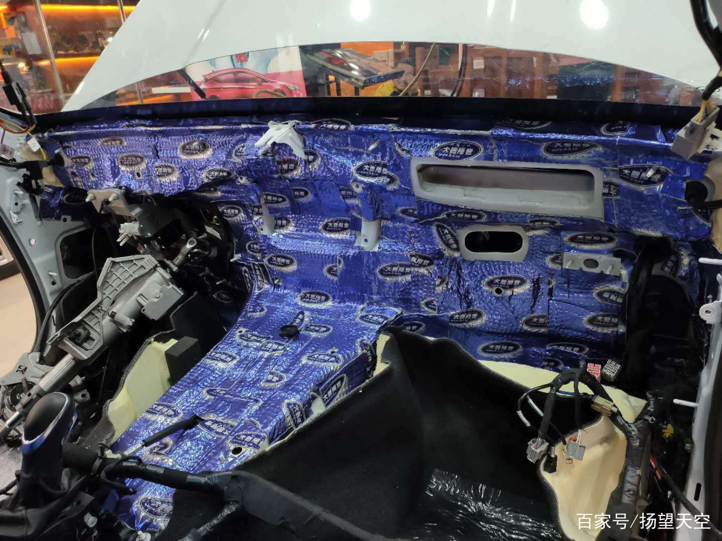 凯迪拉克ATSL，车内异味夏天特别浓烈_百科TA说