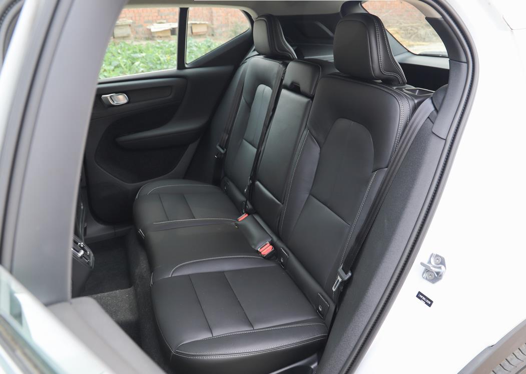 29万如何抉择？沃尔沃XC40或是林肯冒险家？听完清楚了_百科TA说