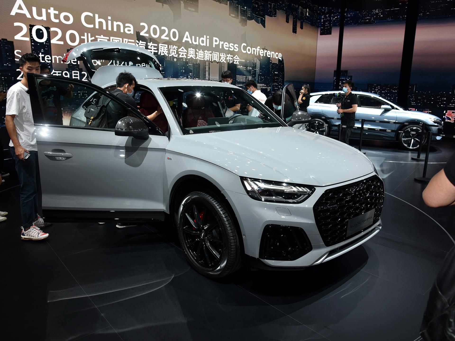 奥迪Q5L Sportback亮相，全面升级，性价比超同级奔驰宝马_百科TA说