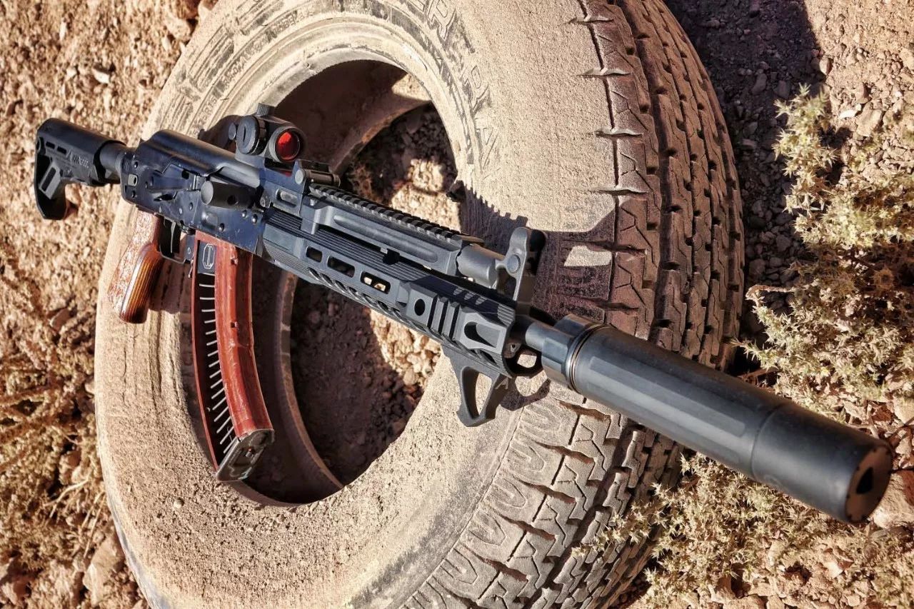 美国武器制造商两强联手 推出全新AK系列枪械_百科TA说