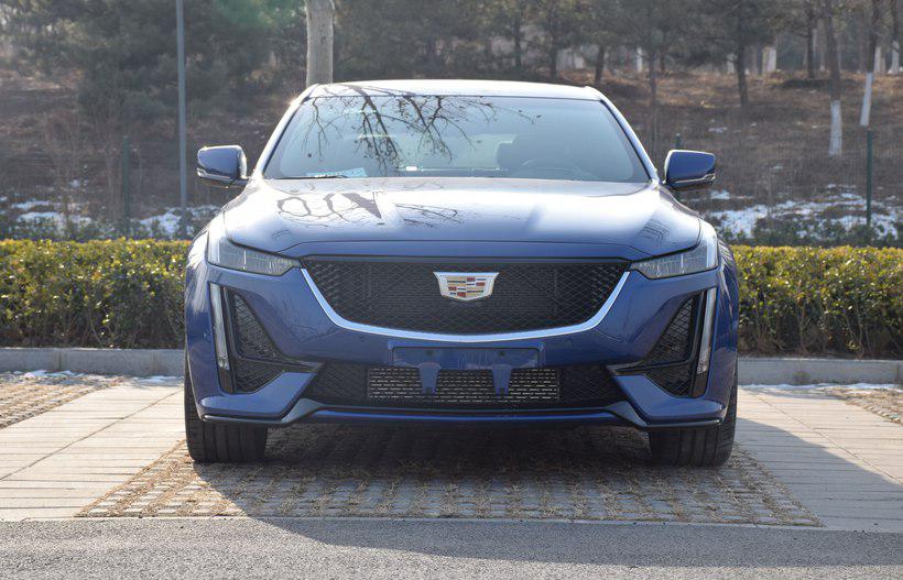 33万的车怎么选？大众辉昂或者凯迪拉克CT5？看完你就觉悟了_百科TA说