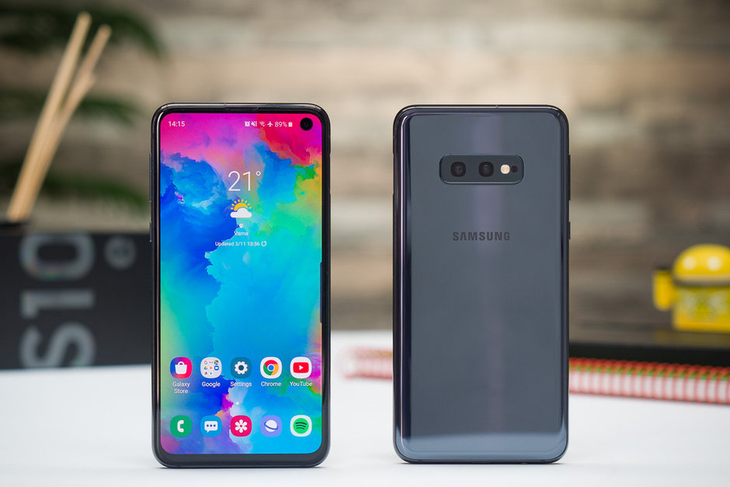 星粉福利！三星推出Galaxy S10e定制小黄人礼盒_百科TA说