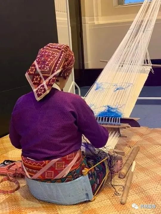 多彩色织纺织品 | 菲律宾南部的传统服饰_百科TA说