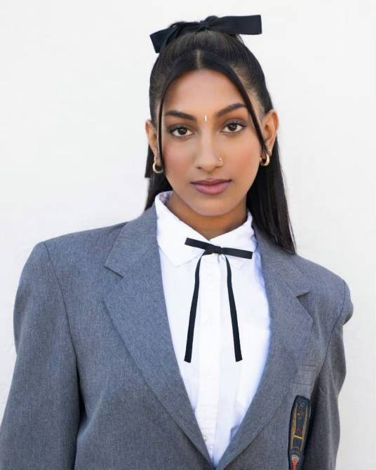 LARA（美国女歌手、女子组合KATSEYE成员）_百度百科