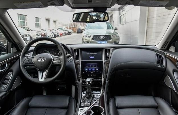 “颜值帝”英菲尼迪Q50L，2.0T配前置后驱，仅20万起_百科TA说