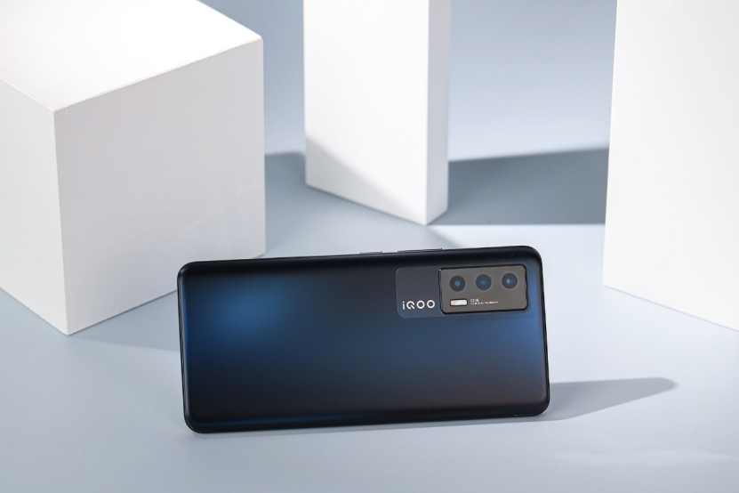 强悍性能与电竞级游戏体验 iQOO Neo5手机图赏_百科TA说