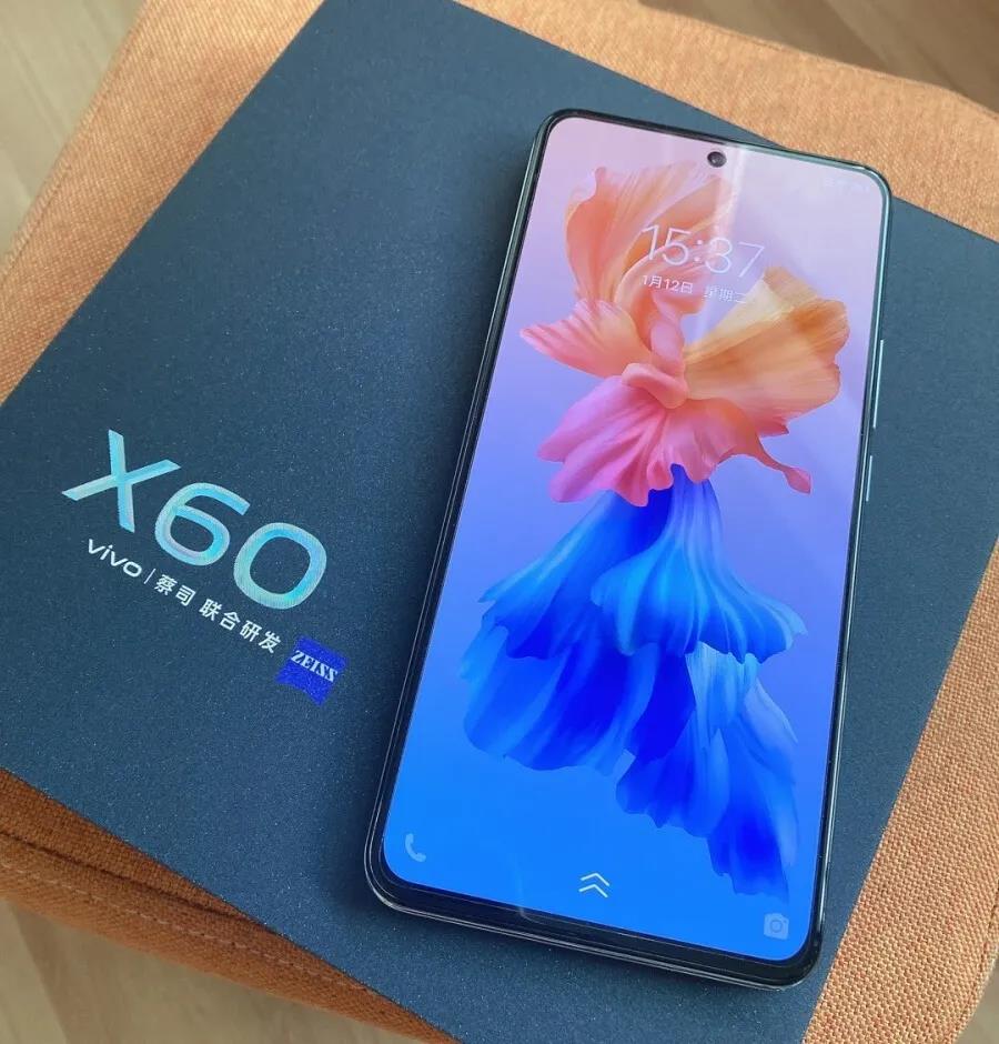 vivo X60测评体验：拍照很稳，手感又十分轻盈舒适_百科TA说