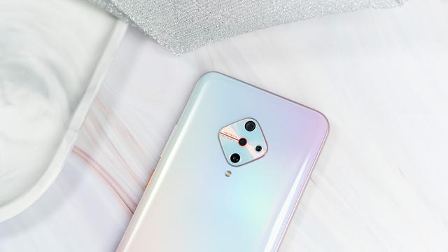 幻彩机身 菱形四摄 1998起！vivo Y9s图赏_百科TA说