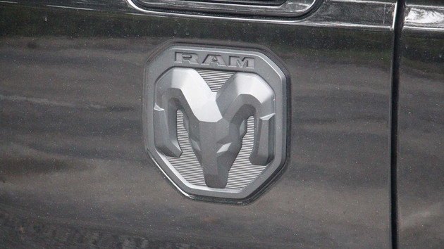道奇或推出RAM纯电皮卡 与福特F-150纯电皮卡竞争_百科TA说