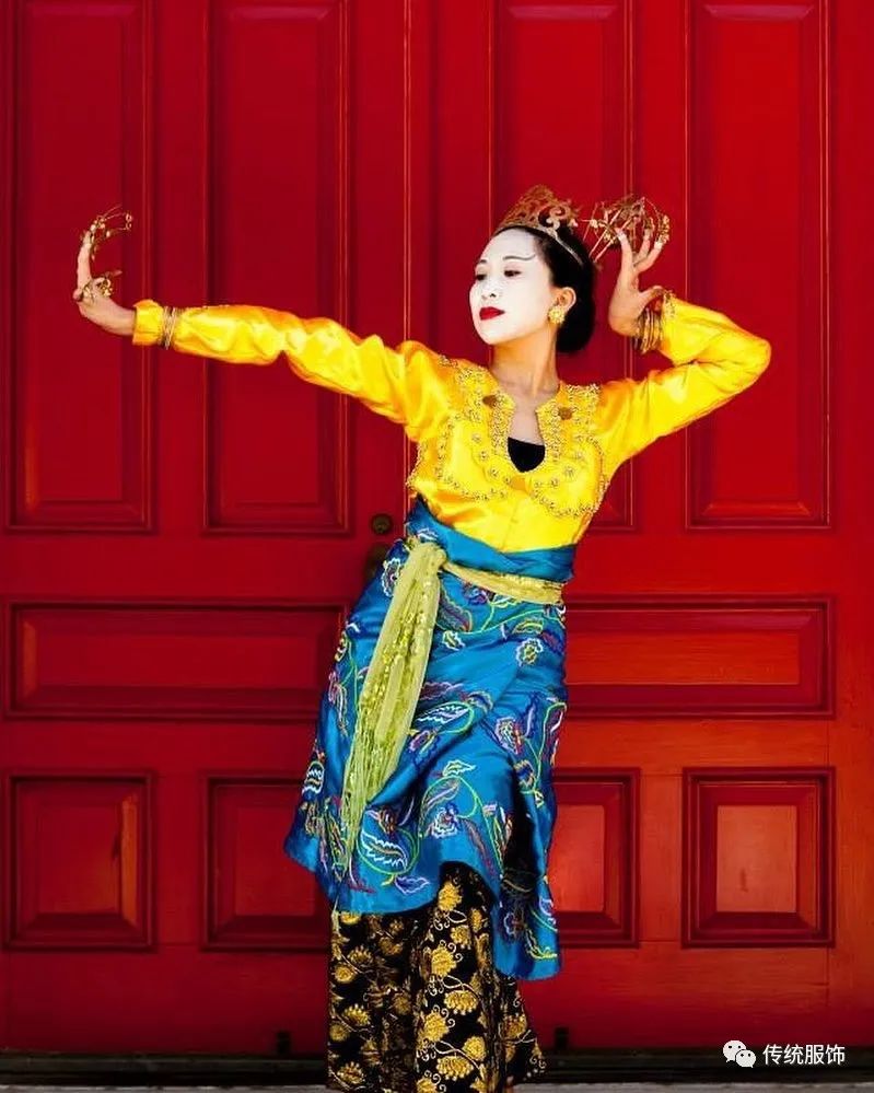 菲律宾南部女性的传统服饰单品与珠宝配饰_百科TA说