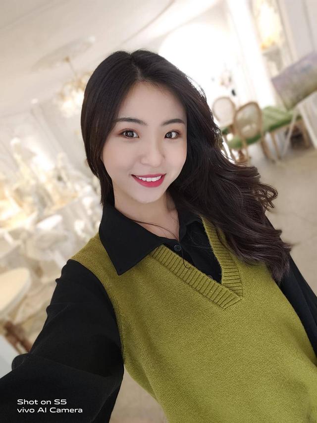 裸妆也能拍出时尚大片！vivo S5、小米CC9 Pro美颜自拍对比_百科TA说