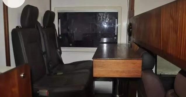 首款北汽BJ212房车，内饰做工严谨，五十铃动力，一室一厅一卫_百科TA说