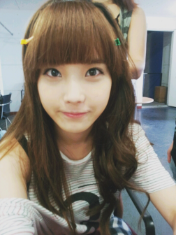 IU（韩国流行乐女歌手、影视演员、节目主持人）_百度百科