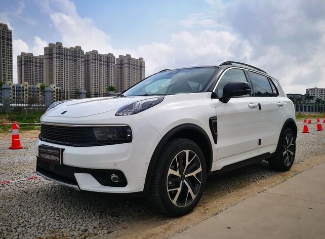 怀揣18万，马自达CX4和领克01懂车人怎么选，车主：对比后一目了然_百科TA说