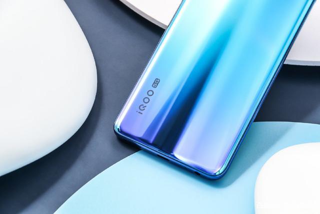 不仅电池大而且省电多！强续航如iQOO Neo3_百科TA说