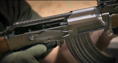 面世7年，AK12终于装备俄军，为啥这支更差的枪却能中标？_百科TA说