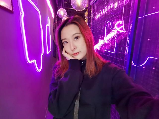 自拍也能这么玩？华为nova6系列105°超广角镜头随时助你C位出道_百科TA说