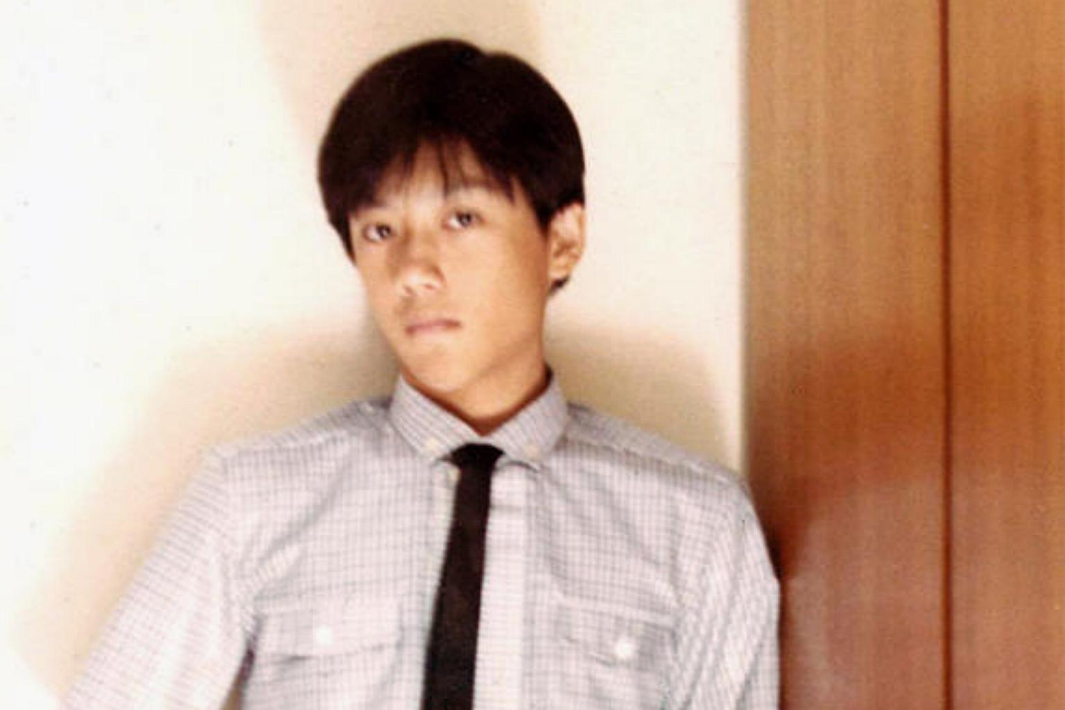 新加坡50岁龄男摄影师，1米85身材炸裂，还有一张20岁的脸_百科TA说