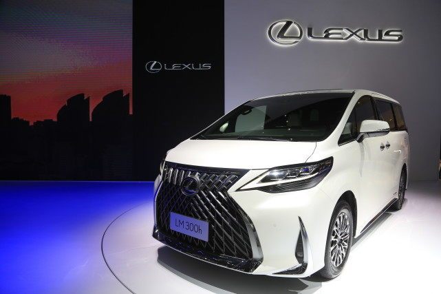 全新雷克萨斯LM 300h，旗舰级豪华MPV，粤港澳大湾区车展实拍！_百科TA说