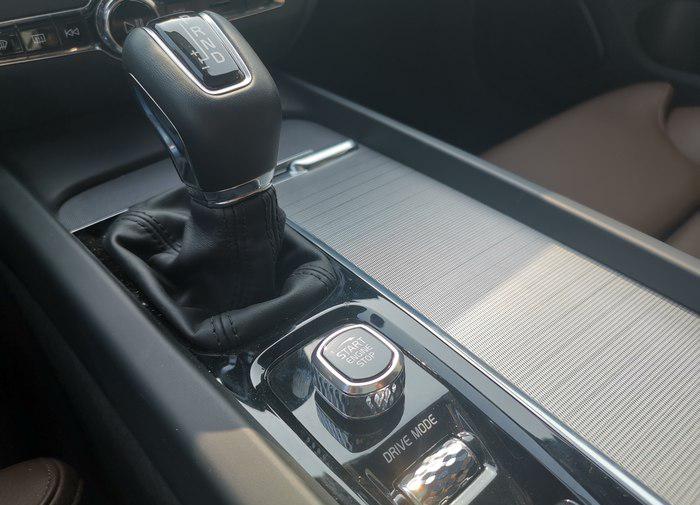 23万如何选车？沃尔沃S60或是凯迪拉克ATSL？读完你就领悟了_百科TA说