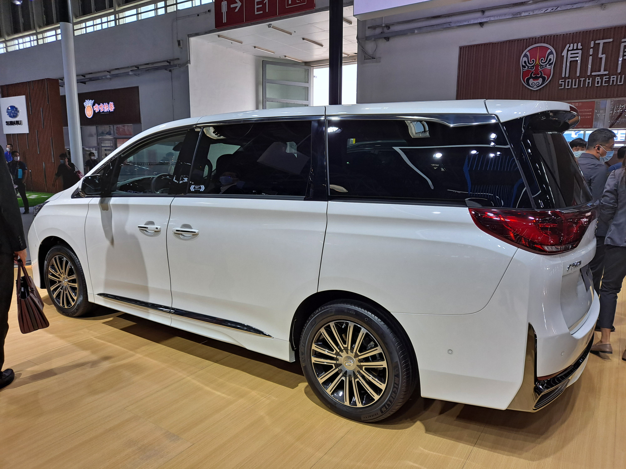 北京车展：售17.98万元起 广汽传祺M8正式上市_百科TA说