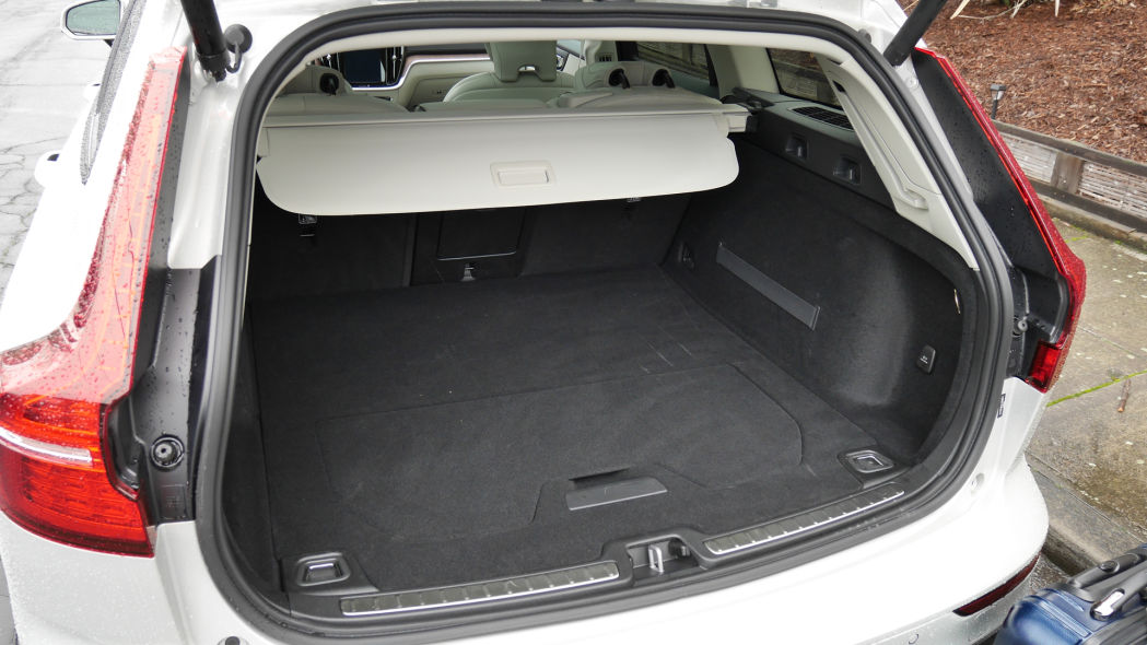 这种三不像的瓦罐存在即合理，2020年沃尔沃V60越野版_百科TA说