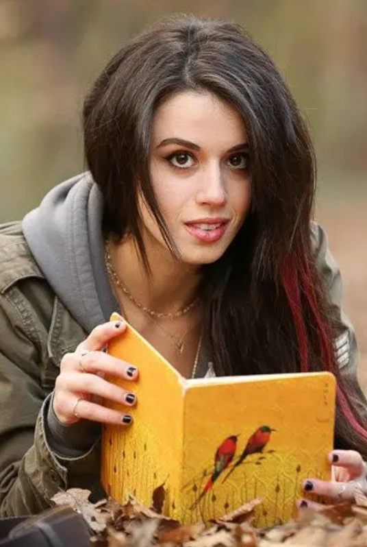 珍娜·凯内尔_百度百科