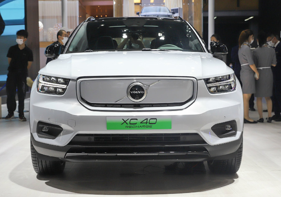 沃尔沃XC40新能源定位于紧凑型纯电动SUV，车身采用了双色设计_百科TA说