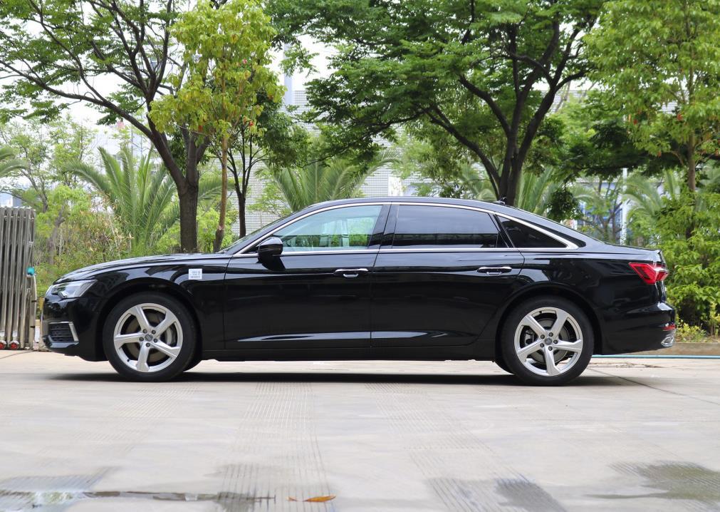 奥迪A6L怎么样？车主开了1个月1700公里后说了真心话！_百科TA说