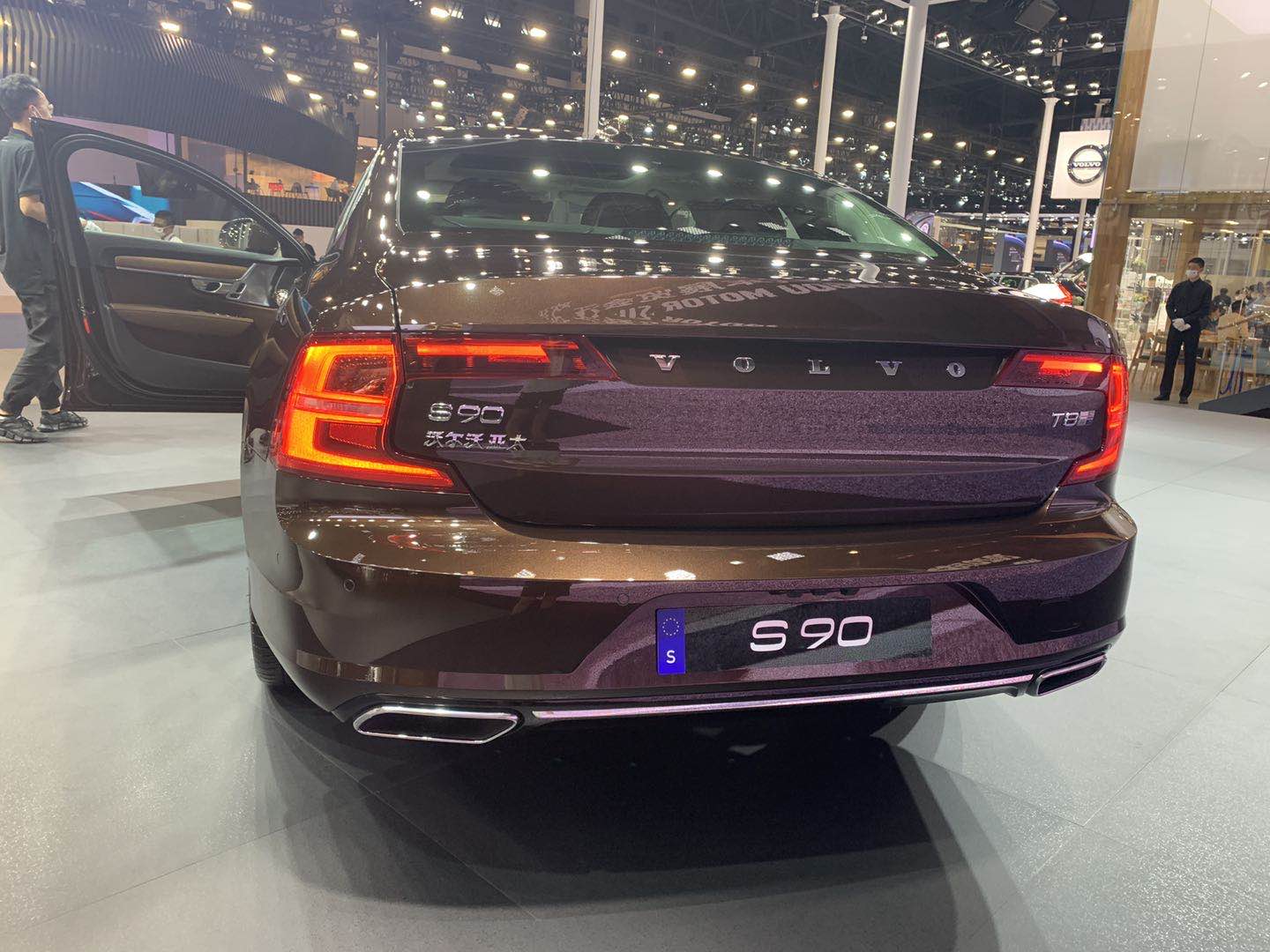 成都车展惊喜不断，全新沃尔沃S90重磅登场，配备水晶档把很吸睛_百科TA说