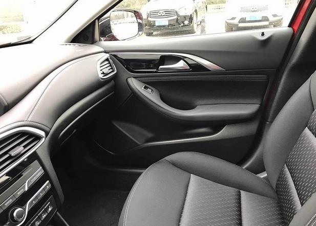 29万如何抉择？本田URV或者英菲尼迪QX30？看完知道了_百科TA说