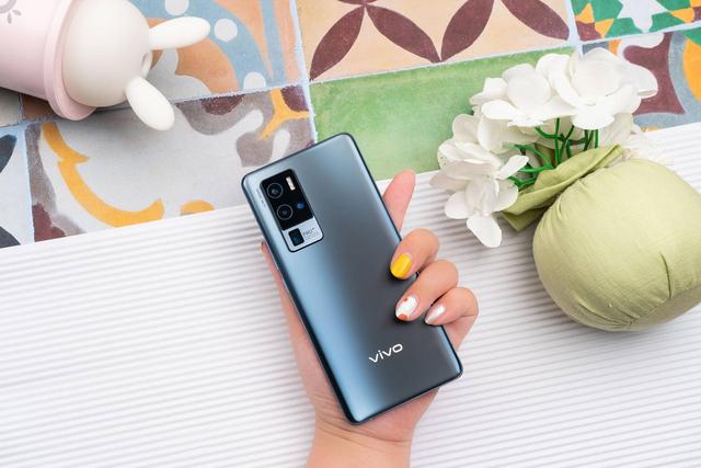 手机圈里的“高富帅”！vivo X50 Pro+全面实力尽显豪华_百科TA说