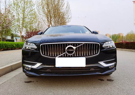 采访沃尔沃S90使用者，它的优点有哪些？落地价37万便宜吗？_百科TA说