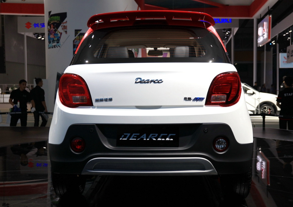 电咖·EV10设计精简，适用与城市范围代步，用来买菜较合适_百科TA说