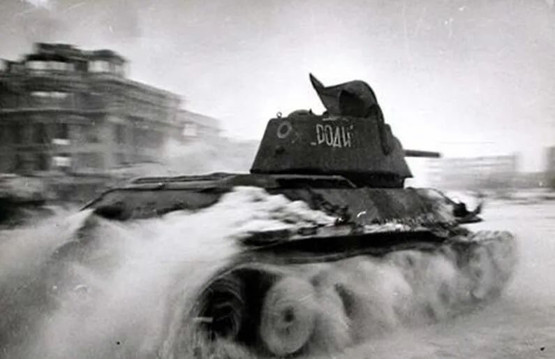 明明威力更强的德军虎式坦克，却为何打不过苏军的T34坦克_百科TA说