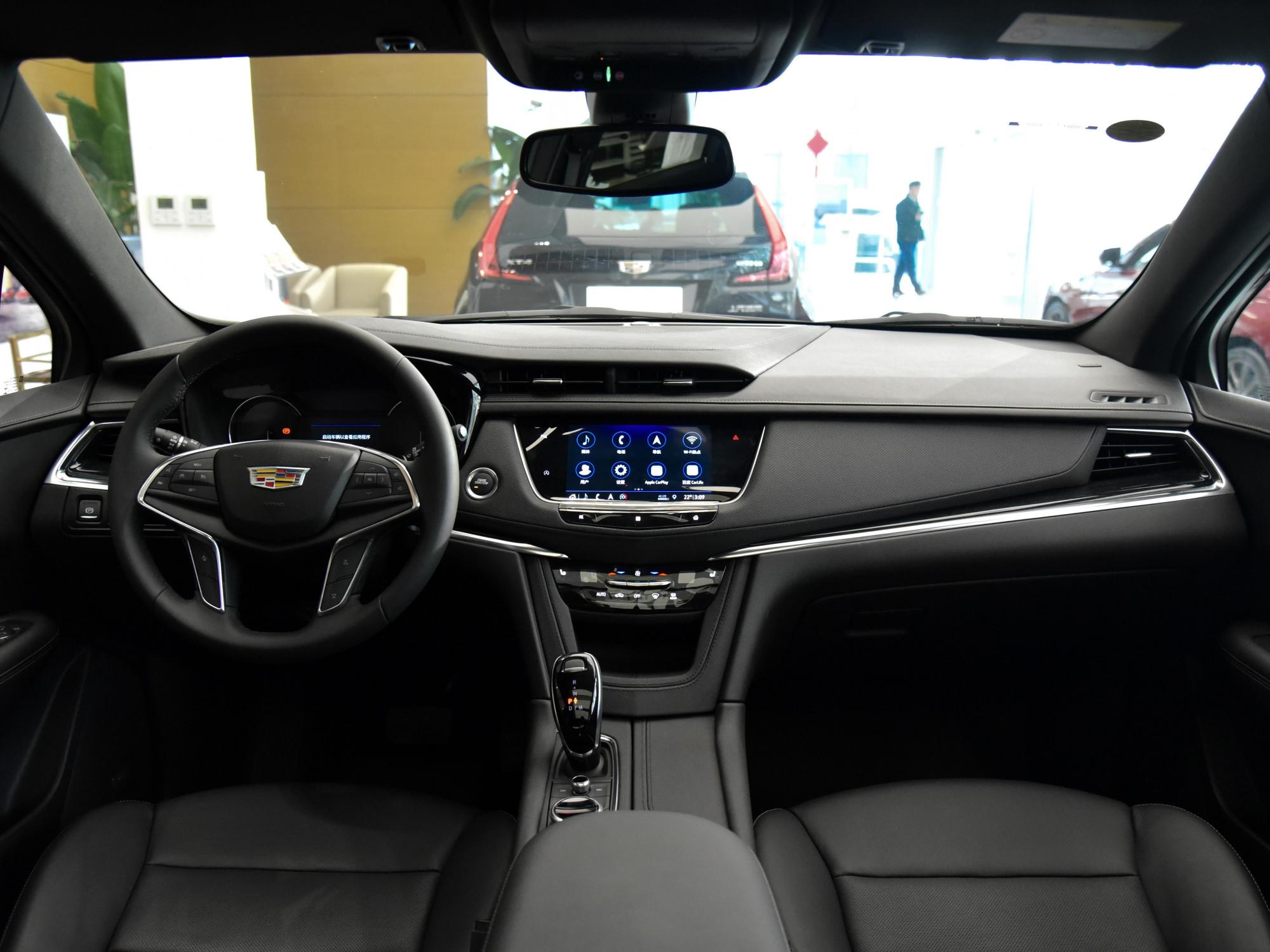 实拍凯迪拉克XT5，2.0T+9AT仅32万起，还配HUD平视数字显示_百科TA说
