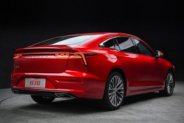 奔腾B70将于11月28日上市，预售价为10.99万起 未来将推出2.0T车型_百科TA说