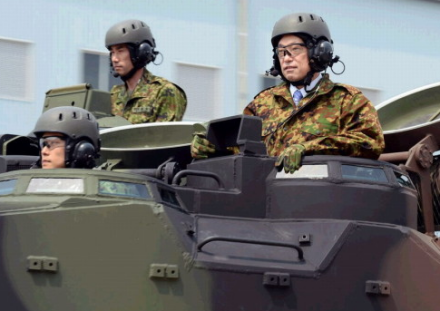 AAV7系列两栖战车_百度百科