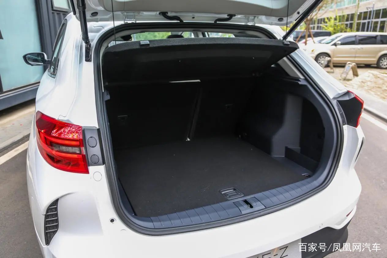 520km超长续航/科技化配置升级 静态体验威马EX5-Z_百科TA说