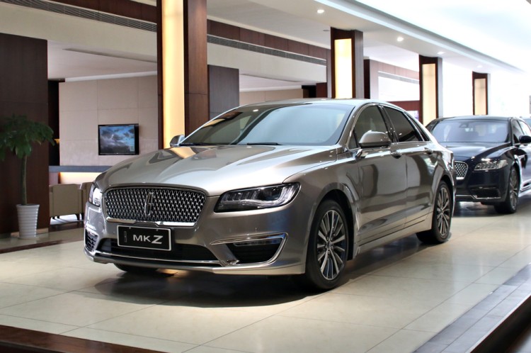纯进口的林肯MKZ，停产了！网友：内饰太丑！_百科TA说