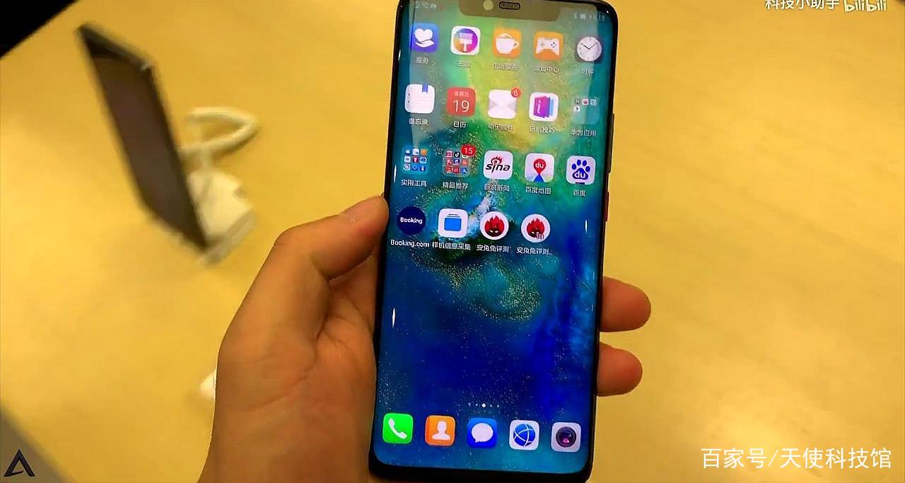 iPhone XR卖6000多一堆人买，华为Mate20Pro卖6000多就嫌贵？_百科TA说